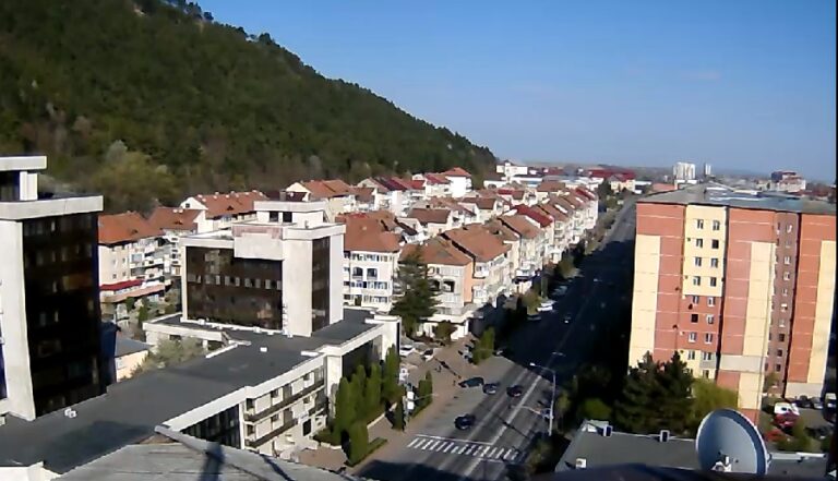 Webcam Parcul Municipal Roman live - Camere live Neamt