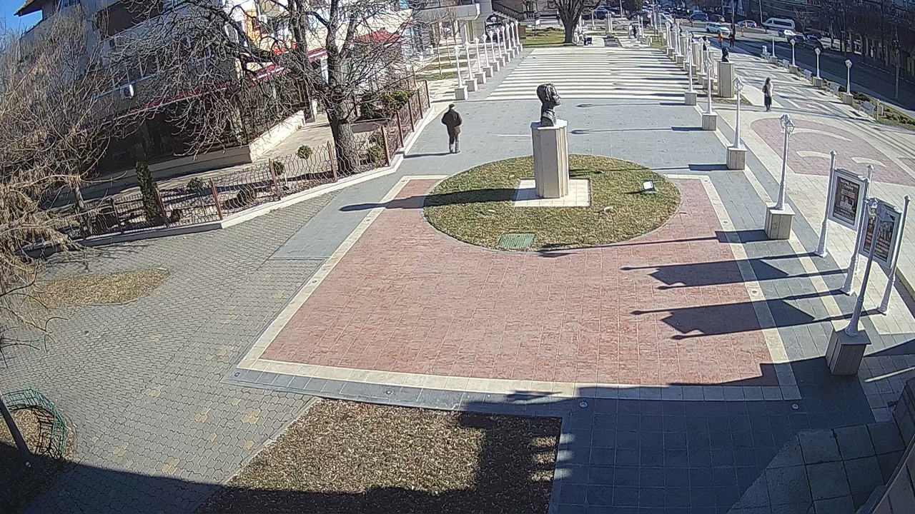 Webcam Live Piațeta Teatrului Focșani - Imagini Live Focșani